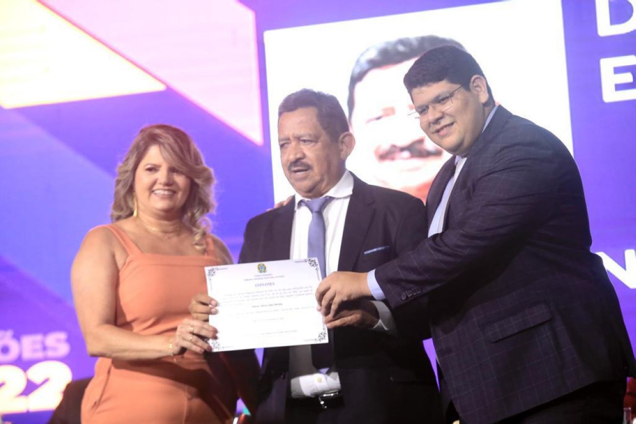 Deputados reeleitos destacam o compromisso com o próximo mandato na ...