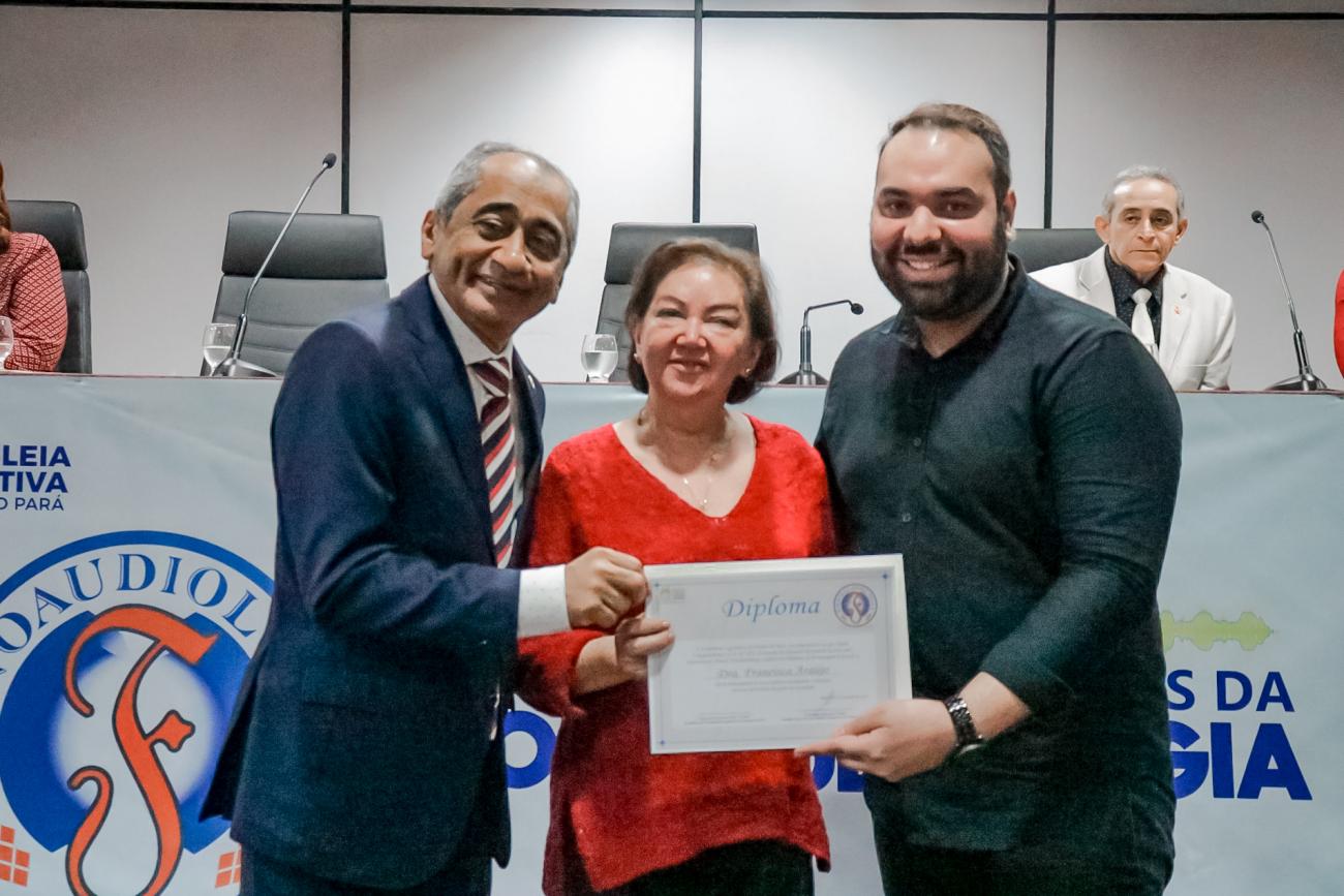 Sessão solene marca os 40 anos da Fonoaudiologia - ALEPA